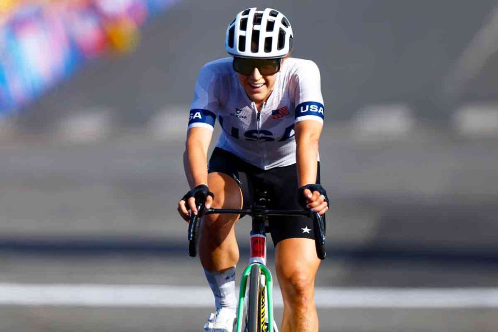 Olympia 2024: Kristen Faulkner gewinnt Gold im Straßenrennen ...