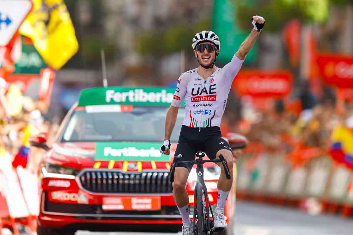 Vuelta 2024: Adam Yates gewinnt als Solist Monster-Bergetappe ...