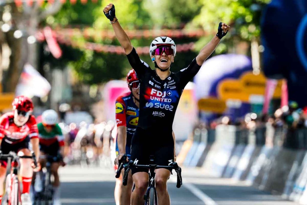 Giro d'Italia Women: Célia Gery holt sich die 7. Etappe - cyclingmagazine